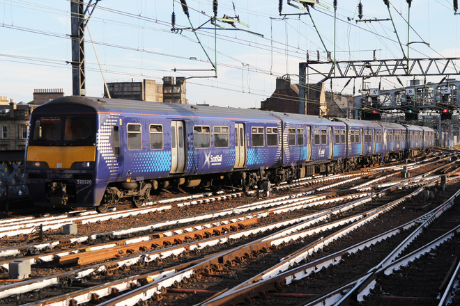 Class320 320 の写真 |鉄道写真投稿サイトTrain-Directory