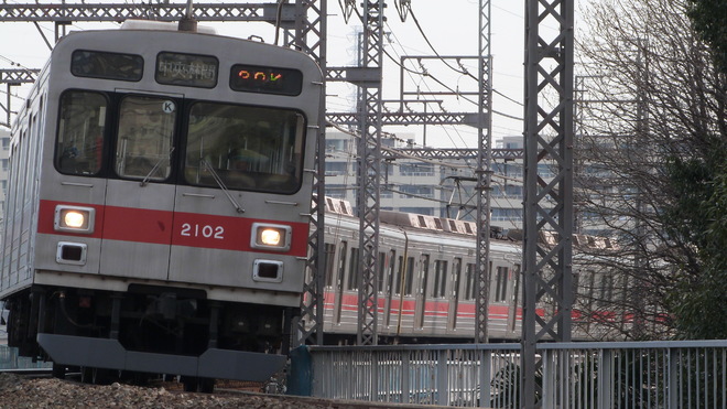 長津田検車区 2000系 2002F の写真 |鉄道写真投稿サイトTrain-Directory
