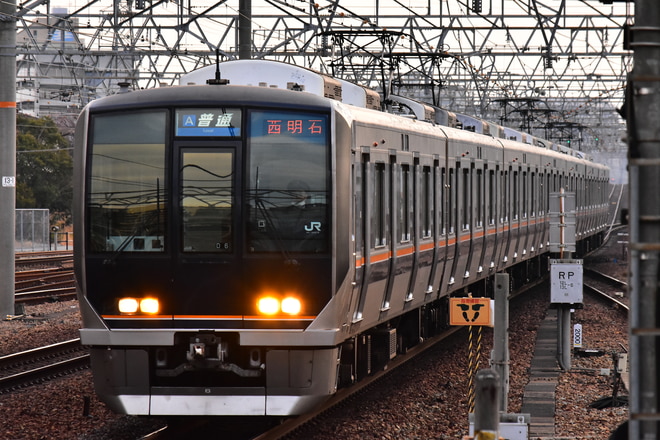 網干総合車両所明石支所 321系 D6編成 の写真 |鉄道写真投稿サイトTrain-Directory