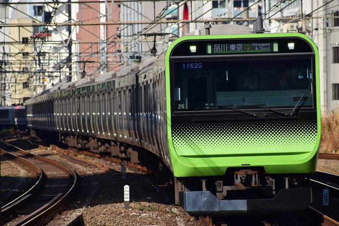 E235系 トウ25編成 の写真 |鉄道写真投稿サイトTrain-Directory