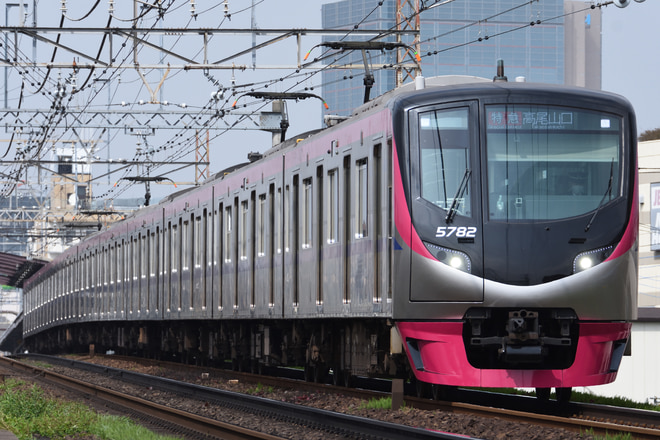 5000系 5732F の写真 |鉄道写真投稿サイトTrain-Directory