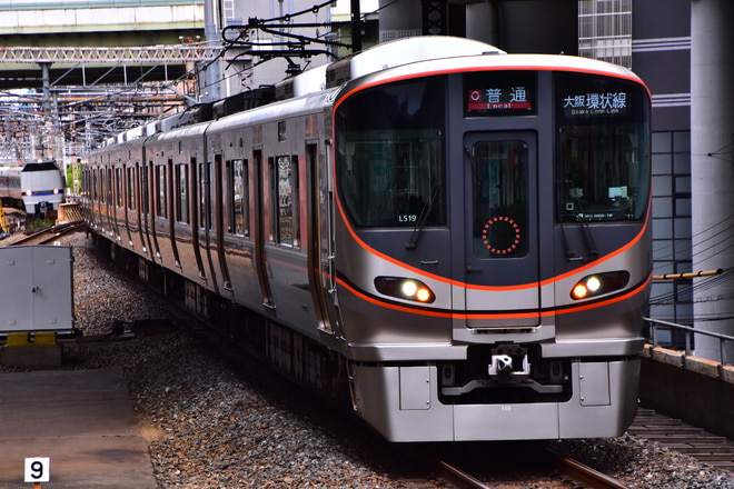 吹田総合車両所森ノ宮支所 323系 LS19編成 の写真 |鉄道写真投稿サイトTrain-Directory