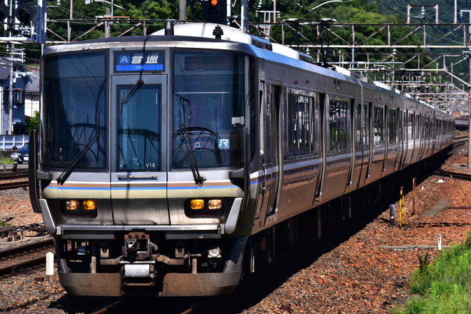 網干総合車両所本所 223系 V16編成 の写真 |鉄道写真投稿サイトTrain-Directory