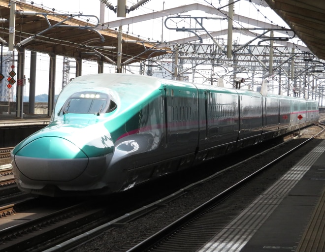 新幹線総合車両センター E5系 U16編成 の写真 |鉄道写真投稿サイトTrain-Directory
