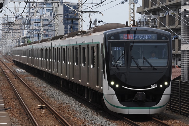 長津田検車区 2020系 2133F の写真 |鉄道写真投稿サイトTrain-Directory