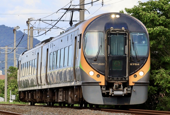 松山運転所 8600系 E14編成 の写真 |鉄道写真投稿サイトTrain-Directory