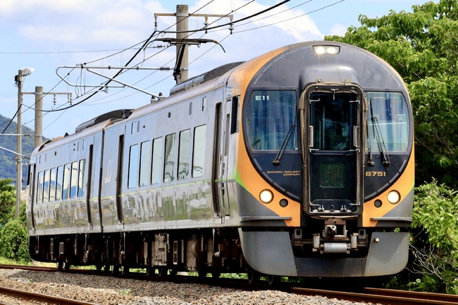 松山運転所 8600系 E11編成 の写真 |鉄道写真投稿サイトTrain-Directory