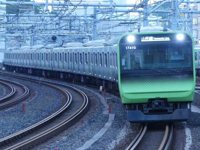 東京総合車両センター本区 E235系 トウ28編成 の写真 |鉄道写真投稿サイトTrain-Directory