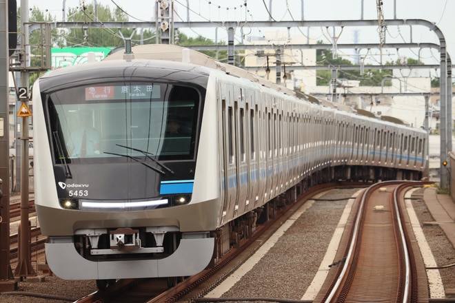 喜多見検車区 5000形 5053×10 の写真 |鉄道写真投稿サイトTrain-Directory