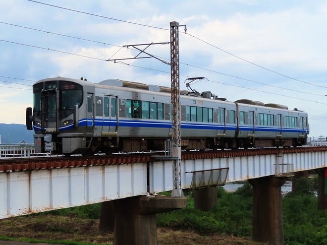 521系 の写真 |鉄道写真投稿サイトTrain-Directory