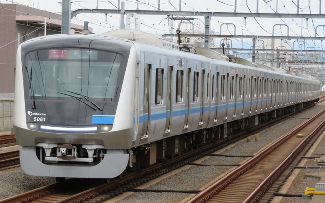 喜多見検車区 5000形 5061×10 の写真 |鉄道写真投稿サイトTrain-Directory