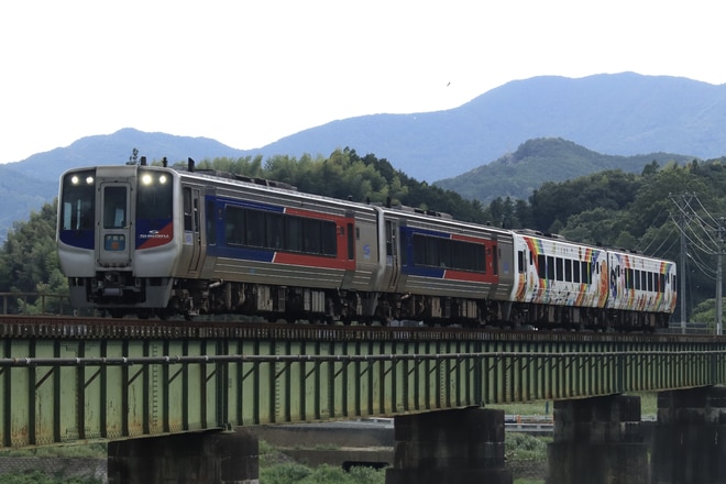 松山運転所 N2000系 2425 の写真 |鉄道写真投稿サイトTrain-Directory
