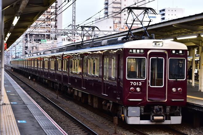 西宮車庫 7000系 7013F の写真 |鉄道写真投稿サイトTrain-Directory