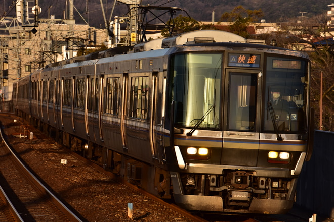 網干総合車両所本所 223系 V8編成 の写真 |鉄道写真投稿サイトTrain-Directory