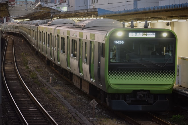 東京総合車両センター本区 E235系 トウ32編成 の写真 |鉄道写真投稿サイトTrain-Directory
