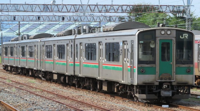 仙台車両センター本所 701系 センF2-517編成 の写真 |鉄道写真投稿サイトTrain-Directory