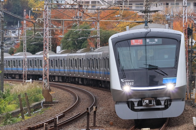 喜多見検車区 5000形 5062×10 の写真 |鉄道写真投稿サイトTrain-Directory