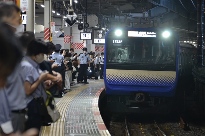 鎌倉車両センター本所 E235系 クラF-35編成 の写真 |鉄道写真投稿サイトTrain-Directory