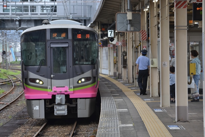 金沢総合車両所敦賀支所 521系 HF08編成 の写真 |鉄道写真投稿サイトTrain-Directory