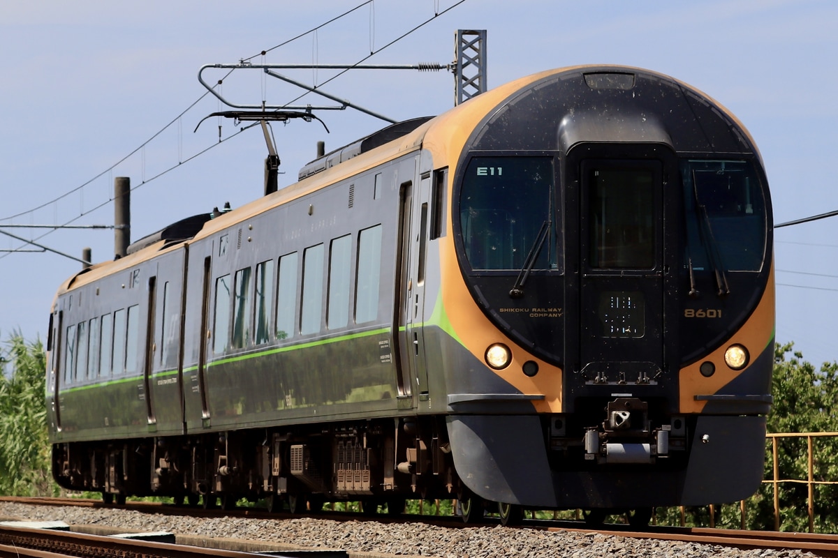 松山運転所 8600系 E11編成 の写真 |鉄道写真投稿サイトTrain-Directory