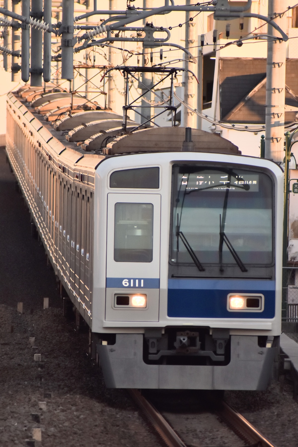 小手指車両基地 6000系 6111F の写真 |鉄道写真投稿サイトTrain-Directory
