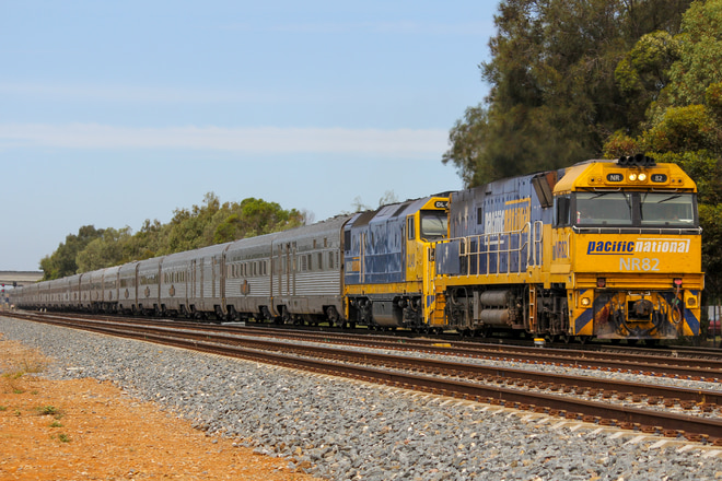 NR82 の写真 |鉄道写真投稿サイトTrain-Directory