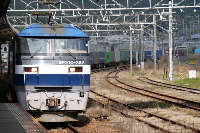 吹田機関区 EF210 352 の写真 |鉄道写真投稿サイトTrain-Directory